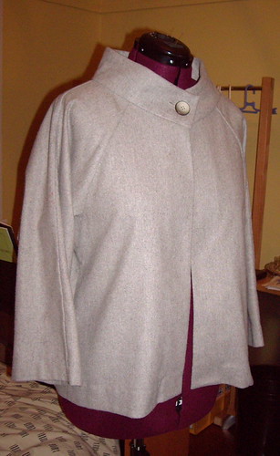 Vogue Patterns Misses' loose fitting jacket 8123 pattern review by jojoeffe