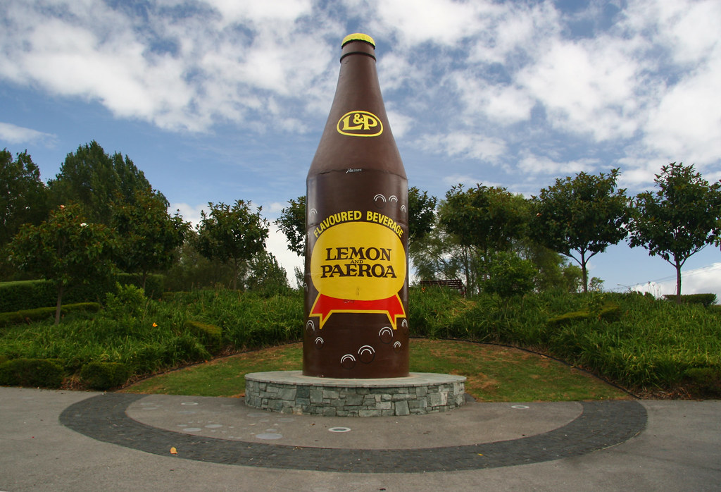 Lemon & Paeroa | The giant softdrink bottle in Paeroa, New Z… | Flickr
