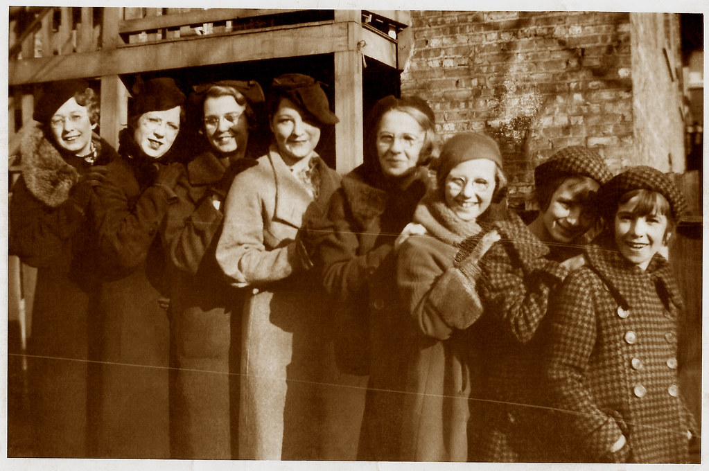 Eight Sisters: 1936 | Eight of the nine Heffernan sisters us… | Flickr